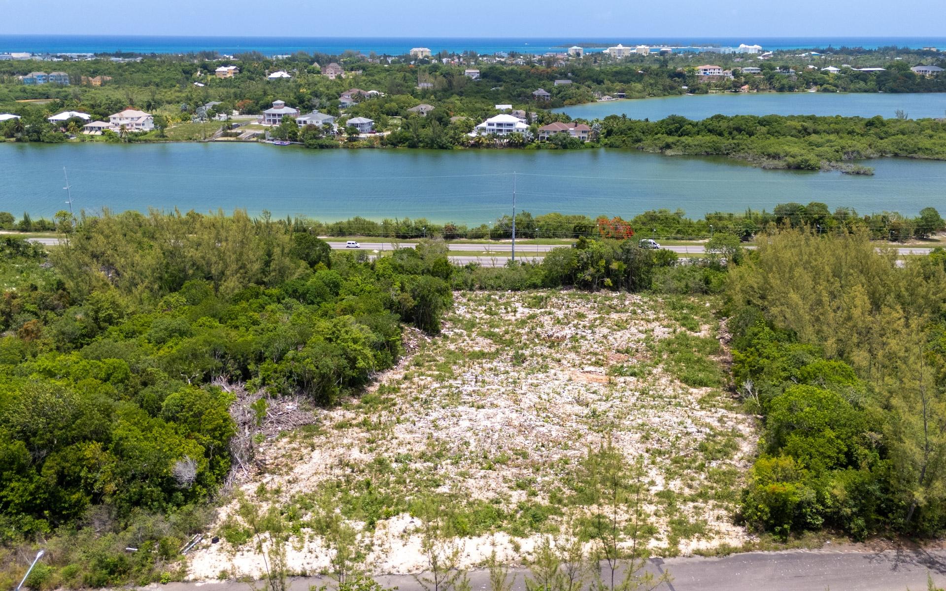 Bahamas Real Estate on Nassau / New Providence For Sale - ID 76885