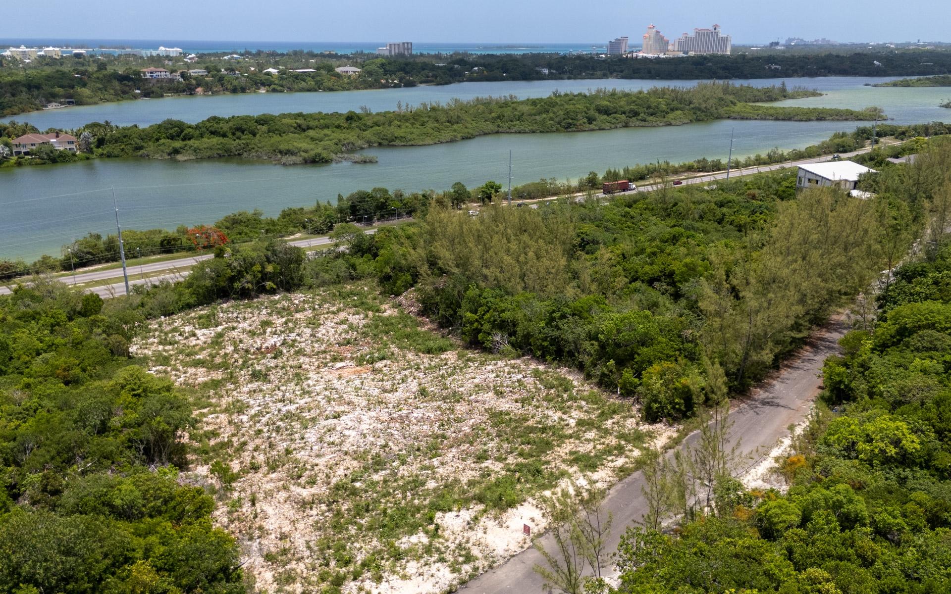 Bahamas Real Estate on Nassau / New Providence For Sale - ID 76885
