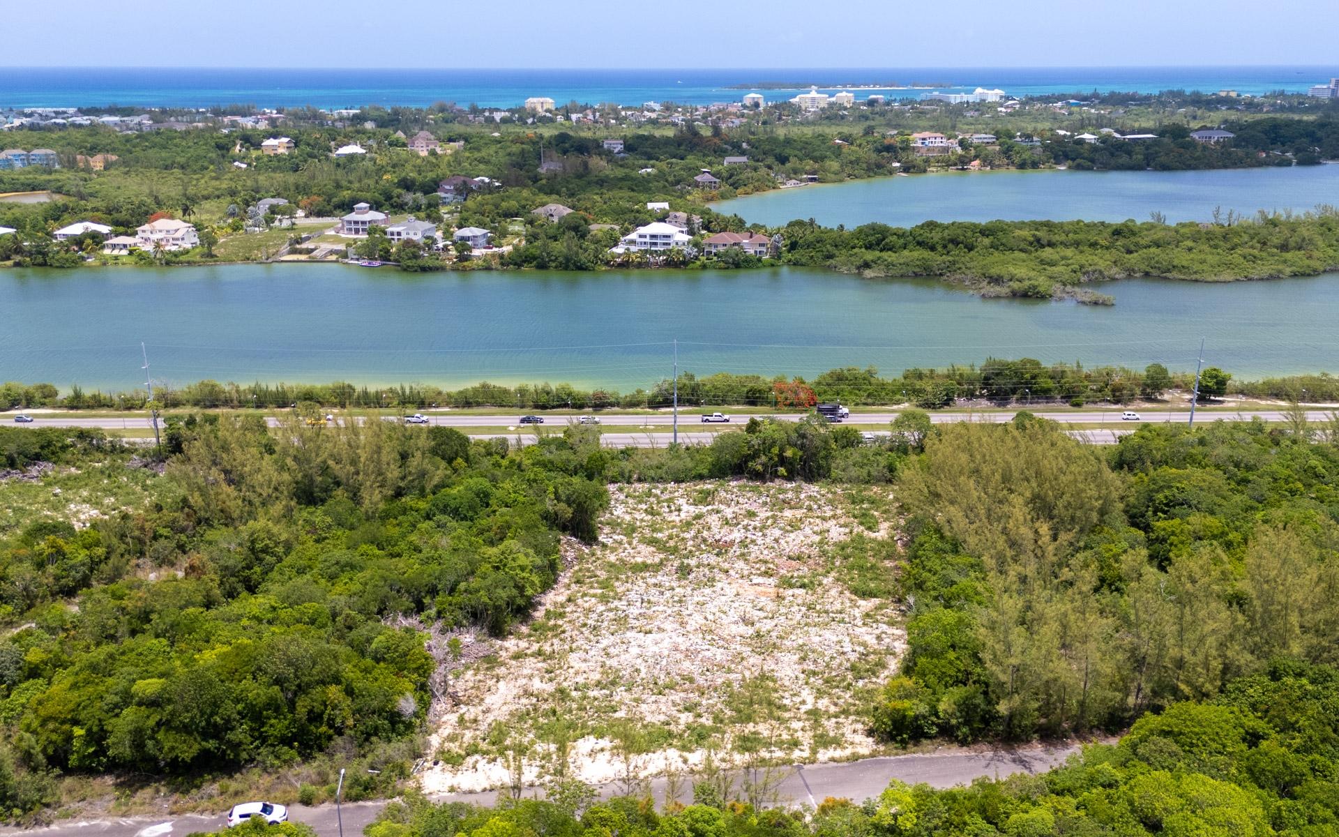 Bahamas Real Estate on Nassau / New Providence For Sale - ID 76885